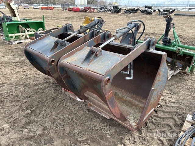 80 in Telehandler Grapple Bucket - Fits JCB | Ritchie Bros. Auctioneers