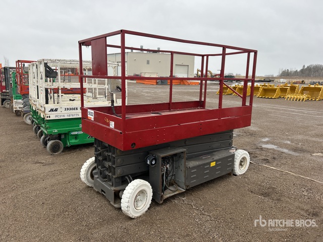 MEC 2548 Electric Scissor Lift | Ritchie Bros. Auctioneers