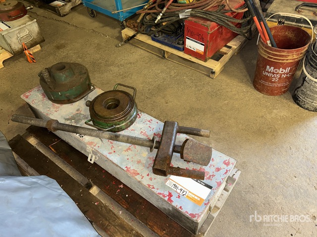 Simplex Hydraulic Hand Pump | Ritchie Bros. Auctioneers
