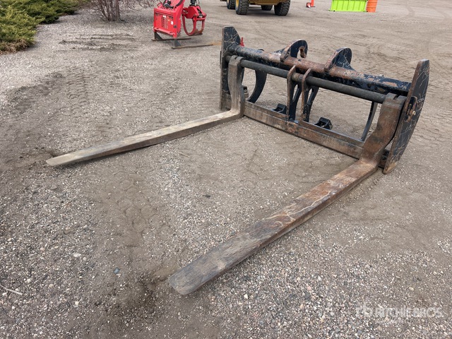Cat 96 in Q/C Wheel Loader Forks - Fits Cat | Ritchie Bros. Auctioneers