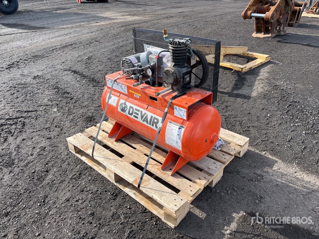 Devair 123 Electric 33.1 gal Air Compressor | Ritchie Bros. Auctioneers