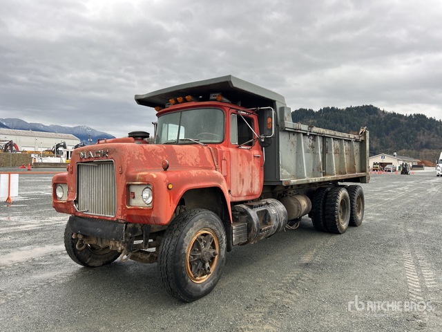 1981 Mack RD686S 6x4 T/A Dump Truck | Ritchie Bros. Auctioneers