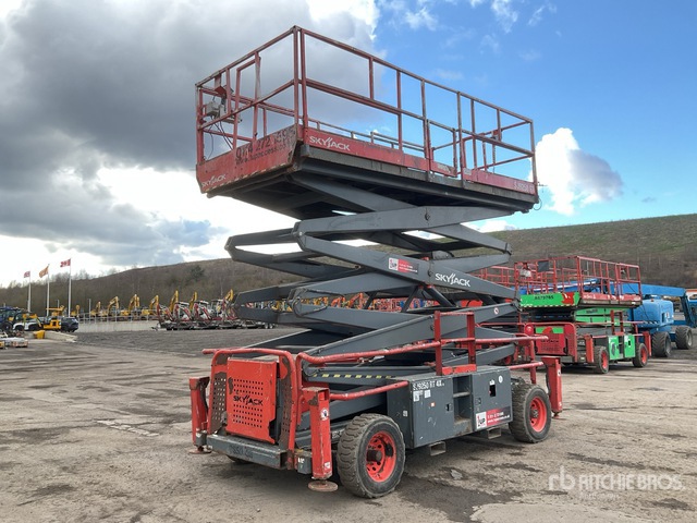 2014 Skyjack SJ9250 4x4 Diesel Scissor Lift | Ritchie Bros. Auctioneers