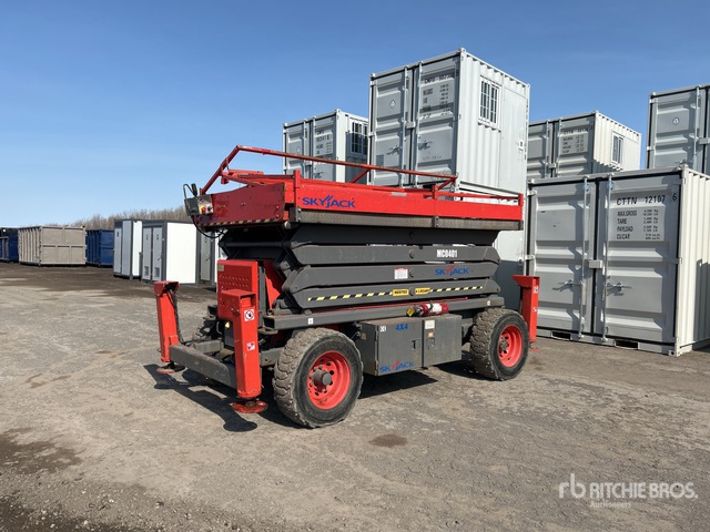 2004 Skyjack SJ7135 4x4 Dual Fuel Scissor Lift | Ritchie Bros. Auctioneers