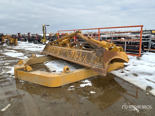 Cat 198 in Angle Dozer Blade - Fits D8N/R/T | Ritchie Bros. Auctioneers