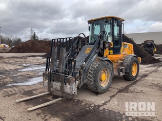 2002 JCB 411 Wheel Loader in Bridgeport, Michigan, United States ...
