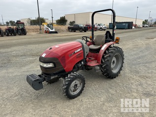 2016 Case Farmall 30A 4WD Utility Tractor in Perris, California, United ...