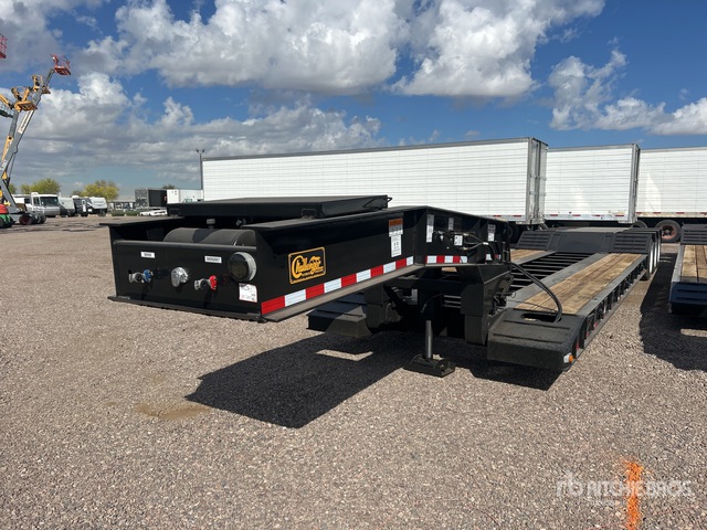 2025 Witzco RG-52 Tri/A Removable Gooseneck Rimorchio ribassato | Ritchie Bros. Auctioneers