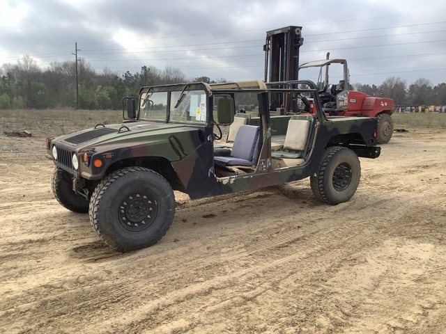 Humvees a la venta en subasta en línea | IronPlanet
