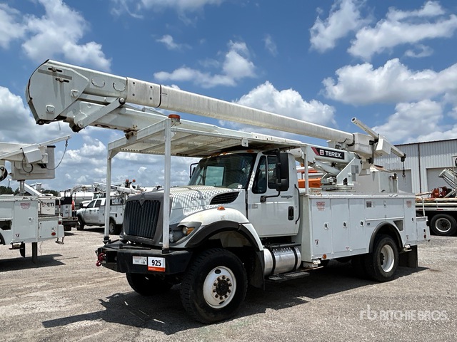 2009 Terex Hi-Ranger 5TC-55 55 ft on 2014 International 7300 4x4 Bucket ...