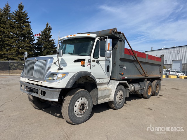 2005 International 7600 8x4 Twin-Steer T/A Dump Truck | Ritchie Bros ...