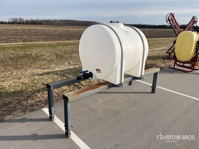225 gal Skid Mounted Water Tank | Ritchie Bros. Auctioneers