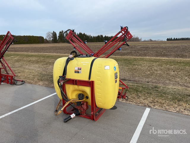 Hardi 28 ft 3-Point Hitch Sprayer | Ritchie Bros. Auctioneers