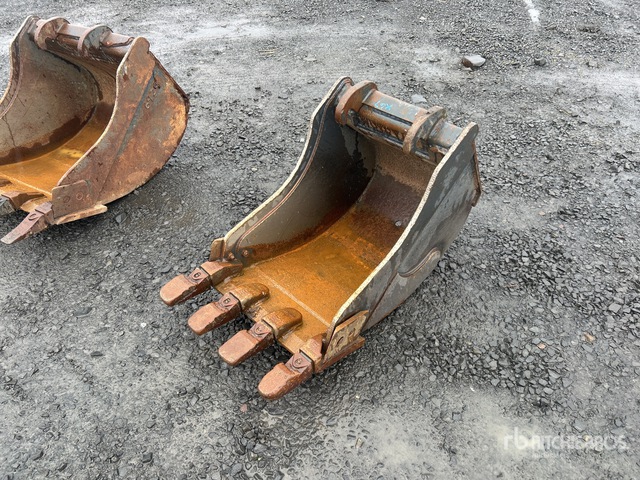 Bobcat 18.5 in Digging Excavator Bucket | Ritchie Bros. Auctioneers