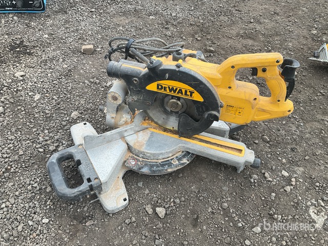 Dewalt DWS773 Dewalt dws773 mitre saw | Ritchie Bros. Auctioneers