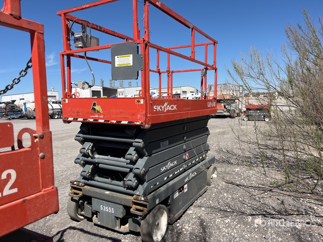2018 Skyjack SJIII-4740 Electric Scissor Lift | Ritchie Bros. Auctioneers