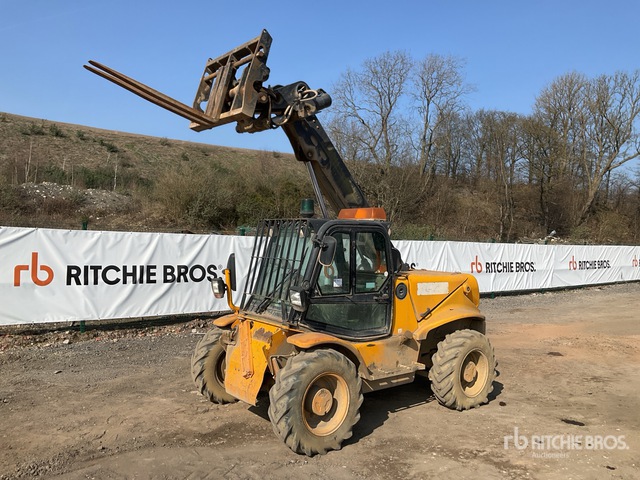 2004 JCB 520-50 Telehandler | Ritchie Bros. Auctioneers