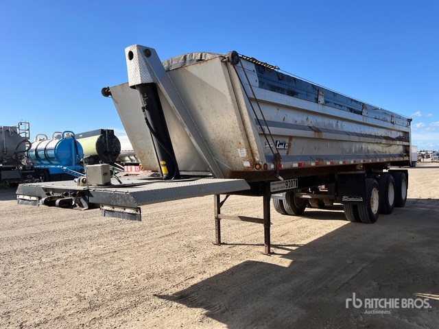 2013 Load Line 30 ft Tri/A End Dump Trailer | Ritchie Bros. Auctioneers