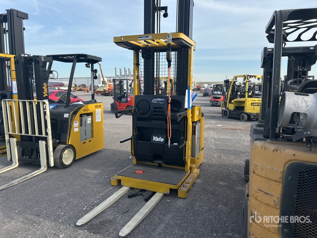 2022 Yale OS030BF 3000 lb Order Picker | Ritchie Bros. Auctioneers