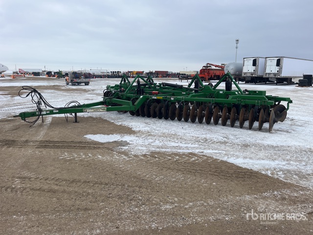 Summers Series 10 35 ft Diamond Disc | Ritchie Bros. Auctioneers