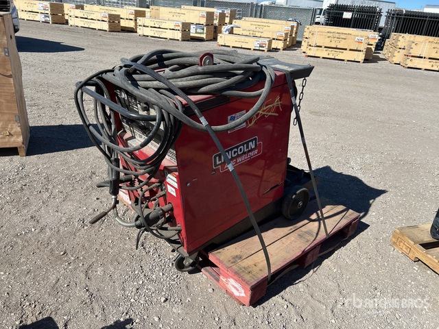 Lincoln SP-200 200 A Skid-Mounted MIG Electric Welder | Ritchie Bros ...