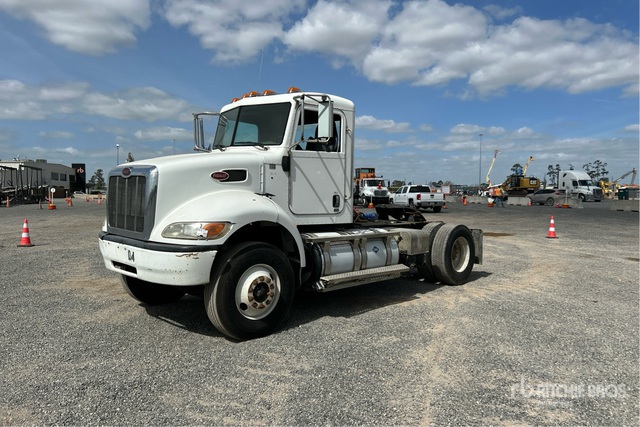 2015 Peterbilt 382 4x2 S/A Day Cab Truck Tractor | Ritchie Bros ...