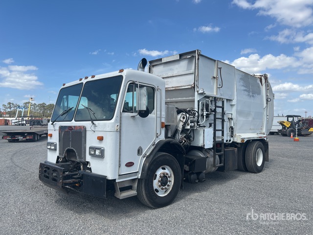 2009 Peterbilt 320 4x2 COE Side Loader Waste Collection Truck | Ritchie ...