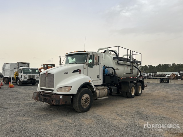 2012 Cusco on 2013 Kenworth T440 6x4 Tank SN T12111 Vacuum Tanker Truck ...