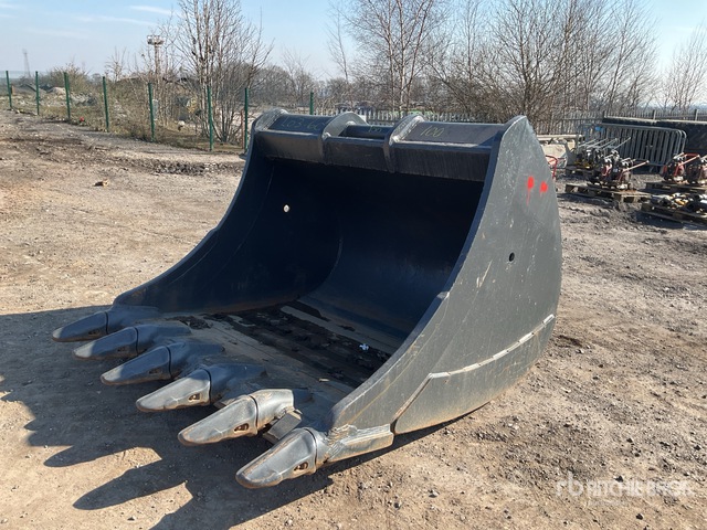 Miller 1800 mm Digging Excavator Bucket | Ritchie Bros. Auctioneers