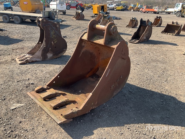 Eaco 900 mm Digging Excavator Bucket | Ritchie Bros. Auctioneers
