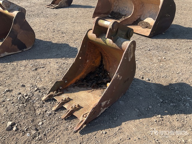 IHI 600 mm Digging Excavator Bucket | Ritchie Bros. Auctioneers