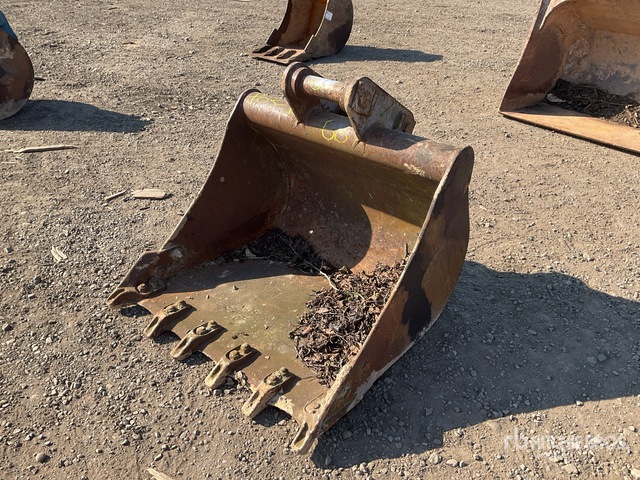 900 mm Digging Excavator Bucket | Ritchie Bros. Auctioneers