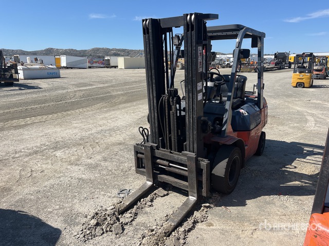2004 Toyota 7FGU25 4850 lb Pneumatic Tire Forklift | Ritchie Bros ...