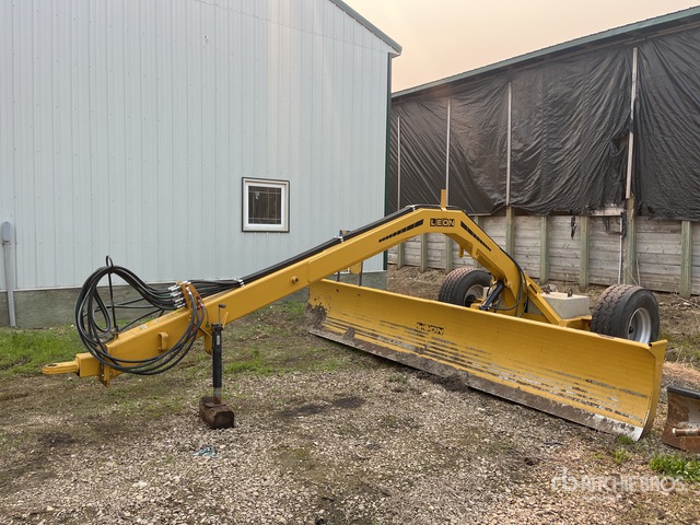 Leon GZ-425 192 in Hydraulic Box Scraper | Ritchie Bros. Auctioneers