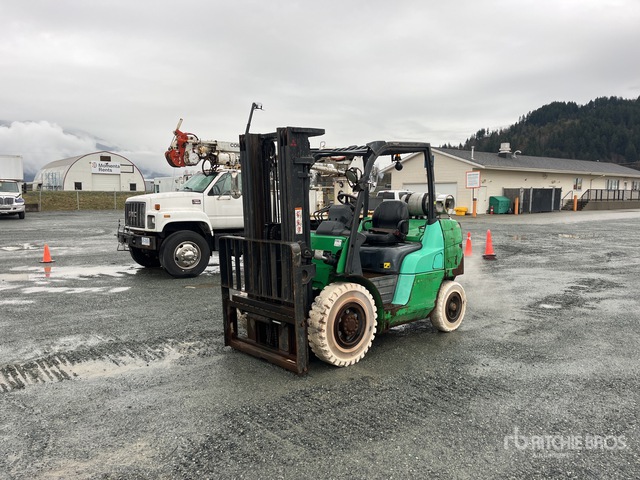 2014 Mitsubishi FG40N 7200 lb Pneumatic Tire Forklift | Ritchie Bros ...