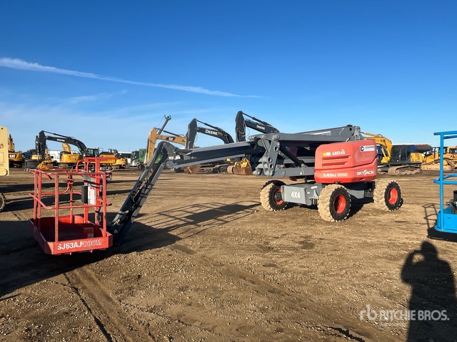 2013 Skyjack SJ63AJ 4WD Dual Fuel Articulating Boom Lift | Ritchie Bros ...