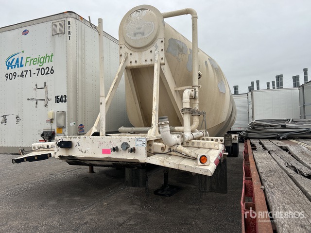 2004 Stephens 1200 cft T/A Pneumatic Bulk Trailer | Ritchie Bros ...