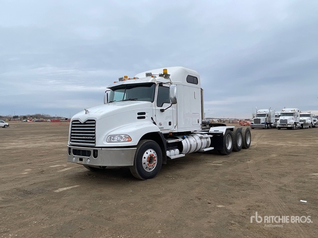 2018 Mack CXU614 8x6 Tri/A Sleeper Truck Tractor | Ritchie Bros ...
