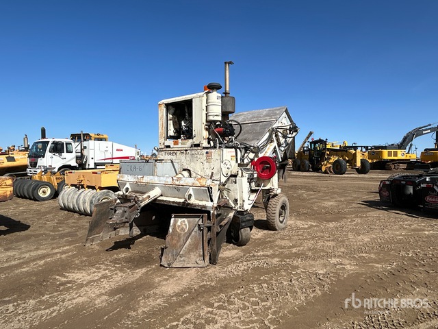 Cedarapids MS2 Wheel Asphalt Transfer Machine | Ritchie Bros. Auctioneers