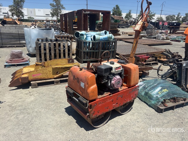 2002 Multiquip MRH 800GS Walk Behind Roller | Ritchie Bros. Auctioneers