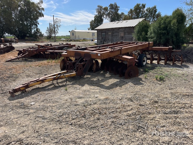 1218 18 ft Semi-Mount Tandem Heavy Pull Hydraulic 4-Gang Stubble Disc ...