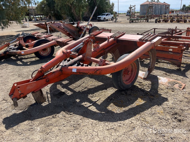 Allis Chalmers 600 12 ft 3 Shank Subsoiler | Ritchie Bros. Auctioneers
