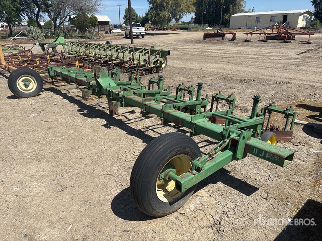 HCL DC6 20 ft 6-Row Decapper Cotton Seed Emergence Aid | Ritchie Bros ...