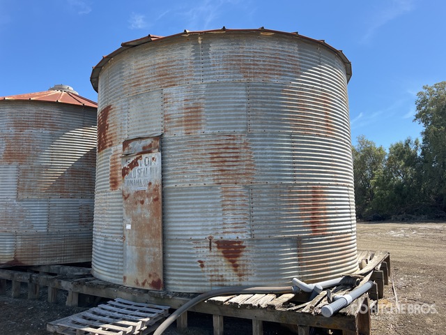 Eaton 18 Gold Seal 18 ft Diameter Grain Bin | Ritchie Bros. Auctioneers