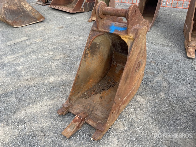 Wombat 600 mm Q/C Digging Excavator Bucket - Fits Komatsu PC228 ...