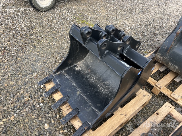 Quantity of (1) Pallets of Excavator Bucket | Ritchie Bros. Auctioneers