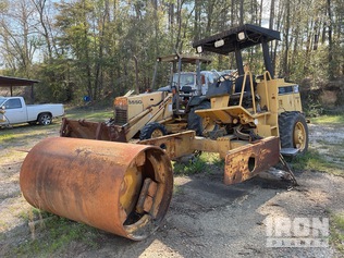 1999 Cat CP-433C Smooth Drum Compactor (Inoperable) in Jackson, South ...