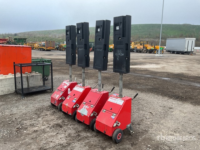 Quantity of (4) Pike Signals Traffic Light | Ritchie Bros. Auctioneers