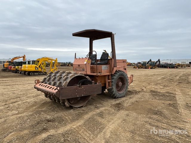 Case W602BPD Padfoot Drum Compactor | Ritchie Bros. Auctioneers