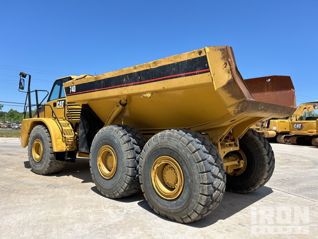 2010 Cat 740 Articulated Dump Truck in Austell, Georgia, United States ...